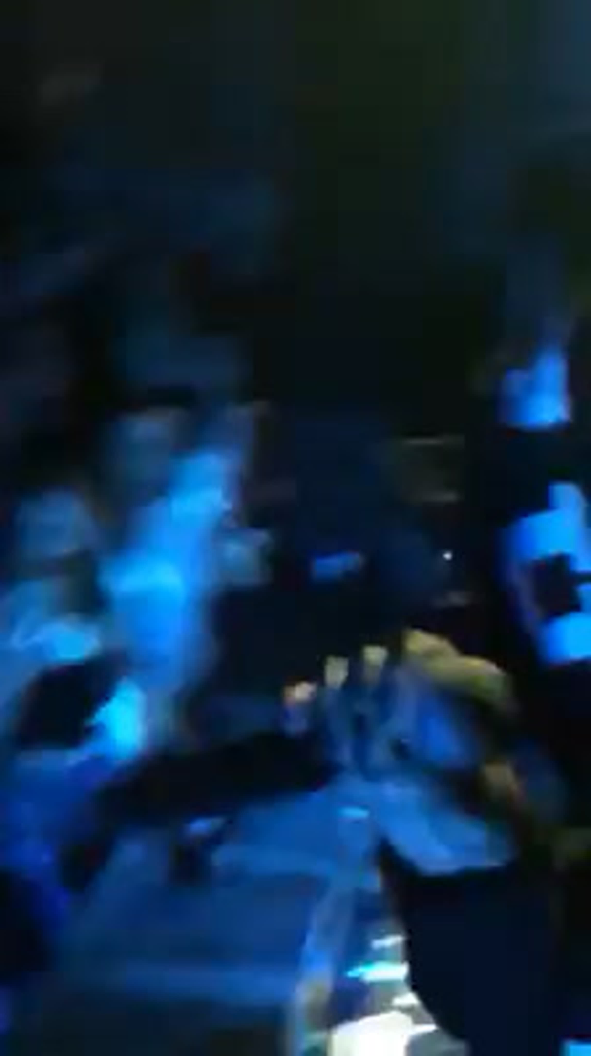 Карлас взял телефон у Грегора, Pâna la sânge — Видео от Там, где Carla ...